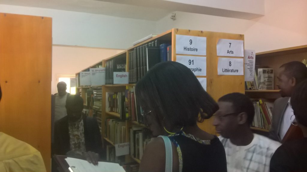 Cameroun – Littérature : Que vaut une bibliothèque manuelle aujourd’hui ...